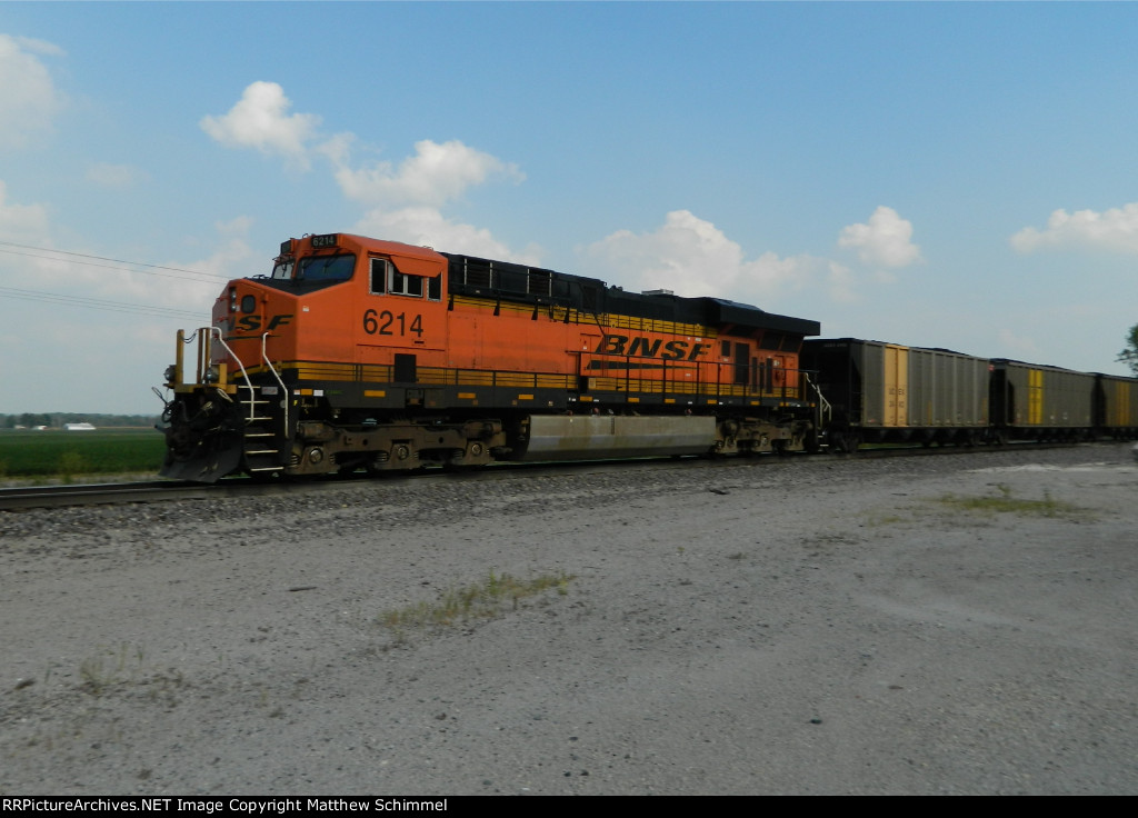 -BNSF 6214 - - DPU-